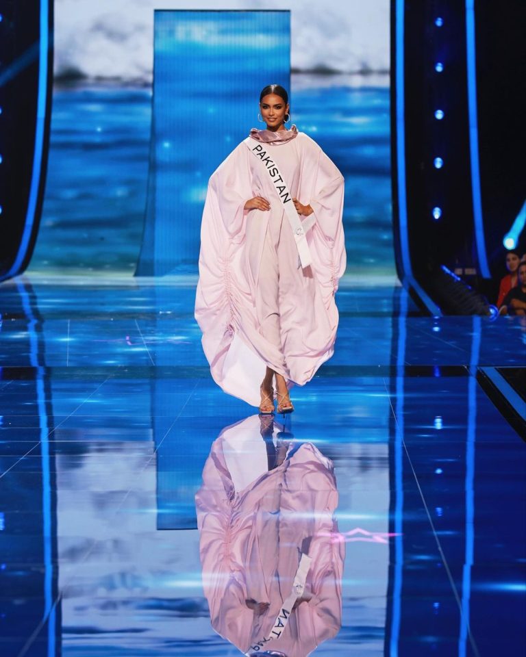 Who Is Erica Robin This Pakistani model wore Burkani in the swimsuit ...