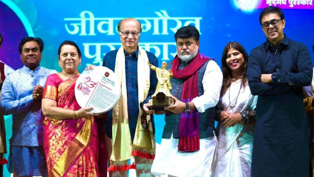 Veteran actor Dilip Prabhavalkar honored with Lifetime Achievement Award