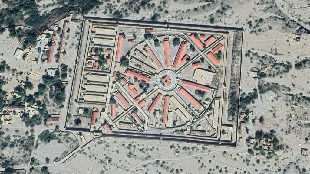 सुरक्षा अधिकाऱ्यांनी केले बलुचिस्तान प्रांतातील माच तुरुंगावरील अनेक ...