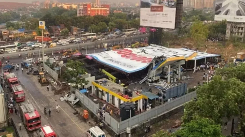 Mumbai hoarding accident case: संरचनेशी संबंधित NOC देणाऱ्या ...