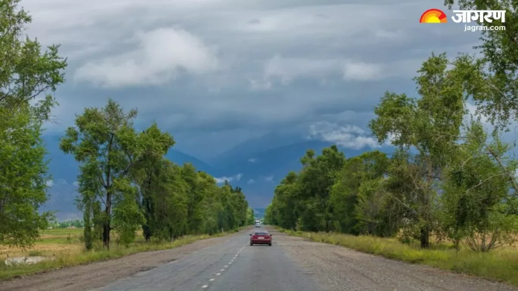 Monsoon Road Trips: पावसाळ्यात सहलींसाठी हे मार्ग करू शकता तुम्ही ...
