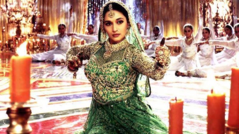 'देवदास’ पासून ते 'पुष्पा: द राइज' पर्यंत बदललेले बॉलीवूड डान्स ...