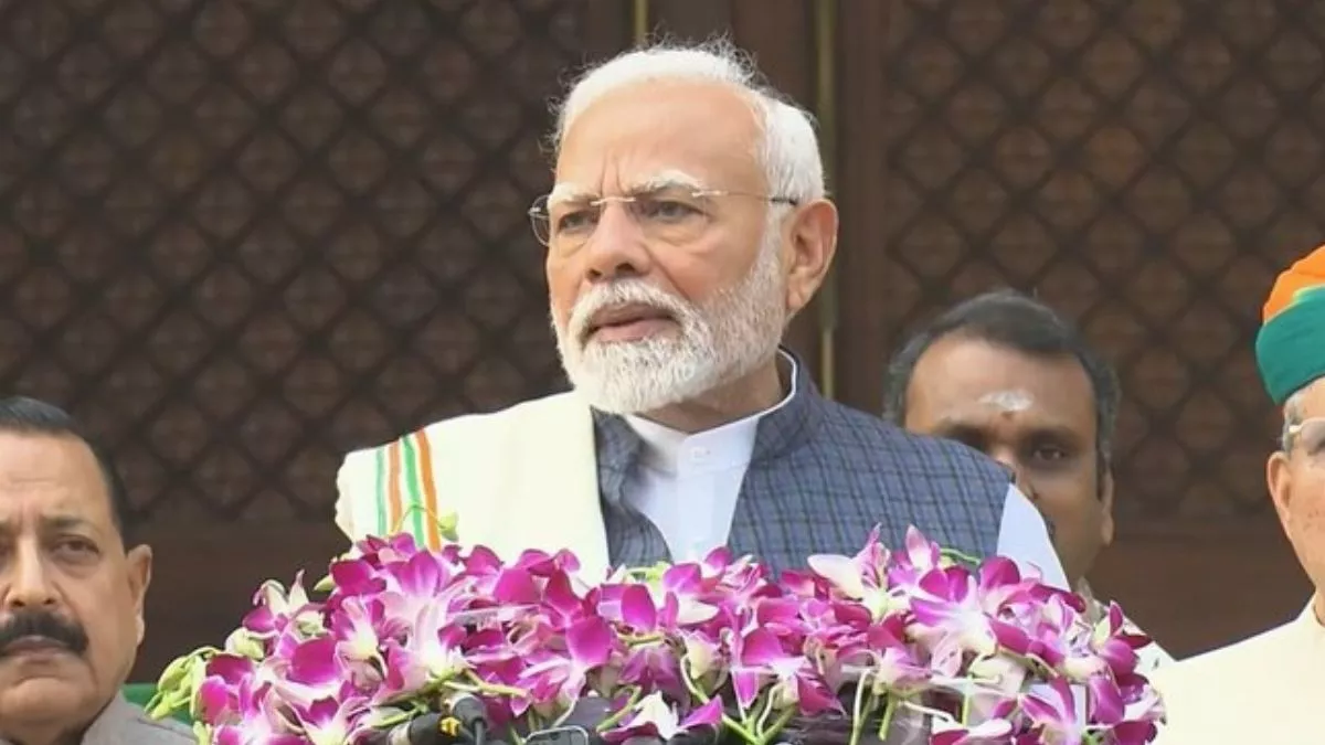 PM मोदींचा उद्या महाराष्ट्र दौरा; नौदल युद्धनौका लोकार्पण तसेच इस्कॉन मंदिराचे करणार उद्घाटन! PM ...