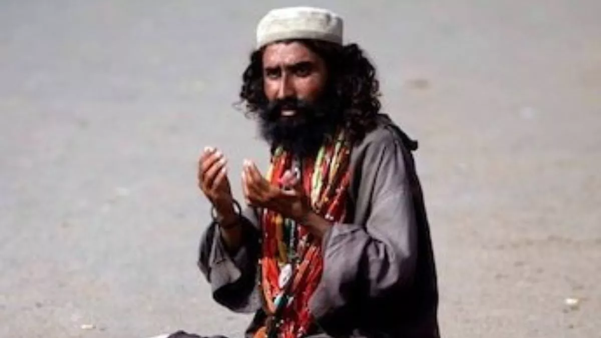 मक्का-मदिना मधले 90% पाकिटमार पाकिस्तानी! 4 हजार भिकारी नो-फ्लाय ...